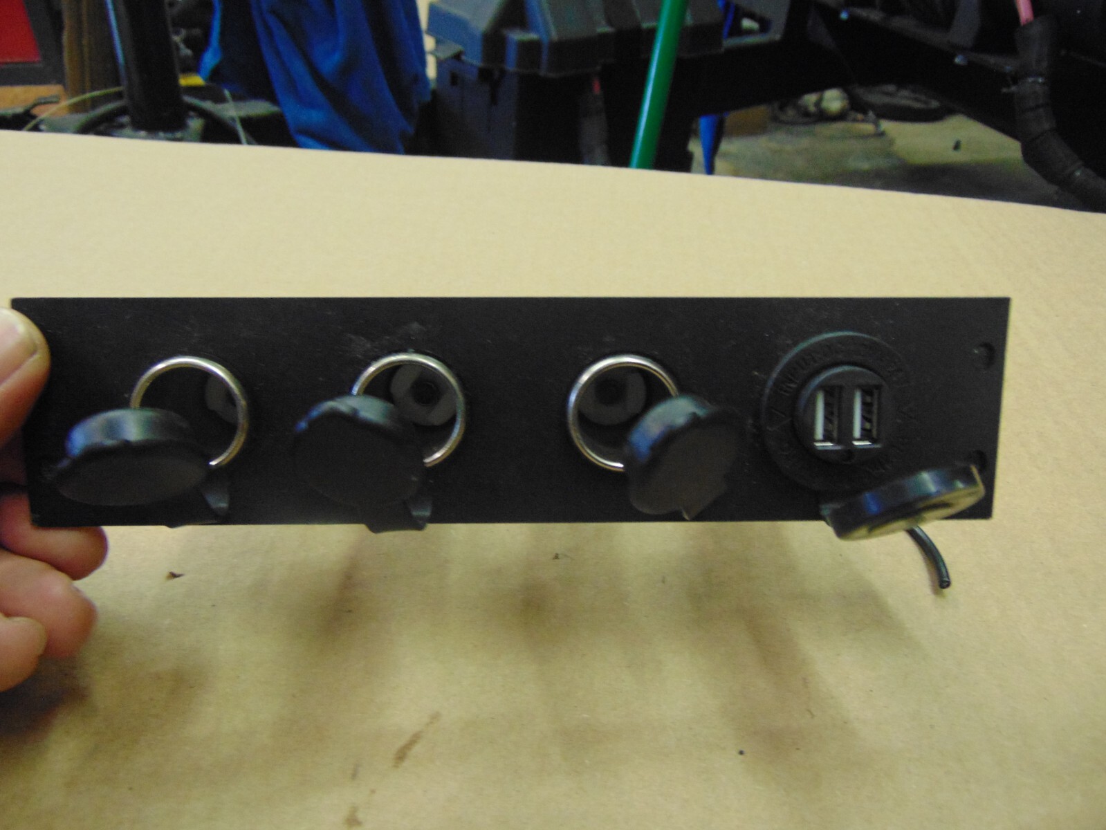 POLICE CENTER CONSOLE 12 VOLT MULTI SOCKET OUTLET OUTLETS | eBay