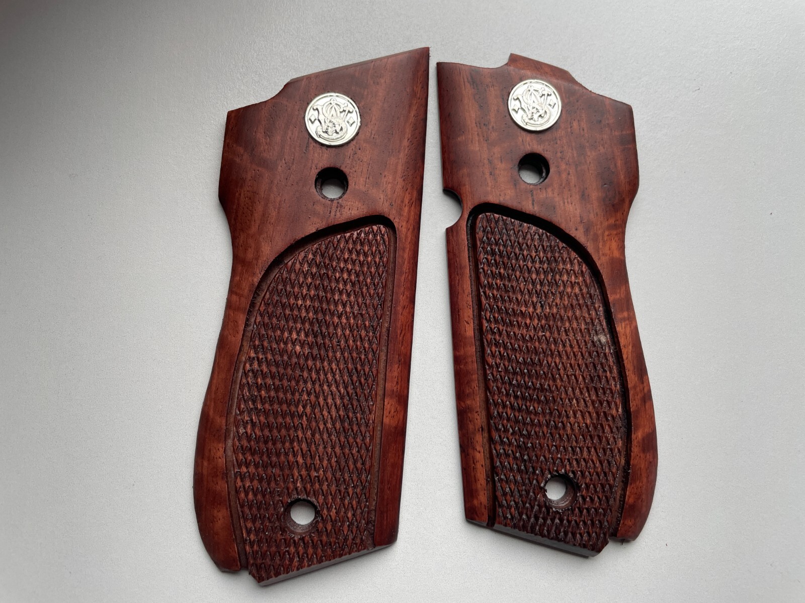 New Grips For S&W MODEL 39 52 439 539 9 mm Round Butt Checkered ...