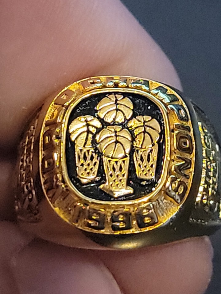 Chicago Bulls 1996 Championship Ring Replica MICHAEL JORDAN | eBay