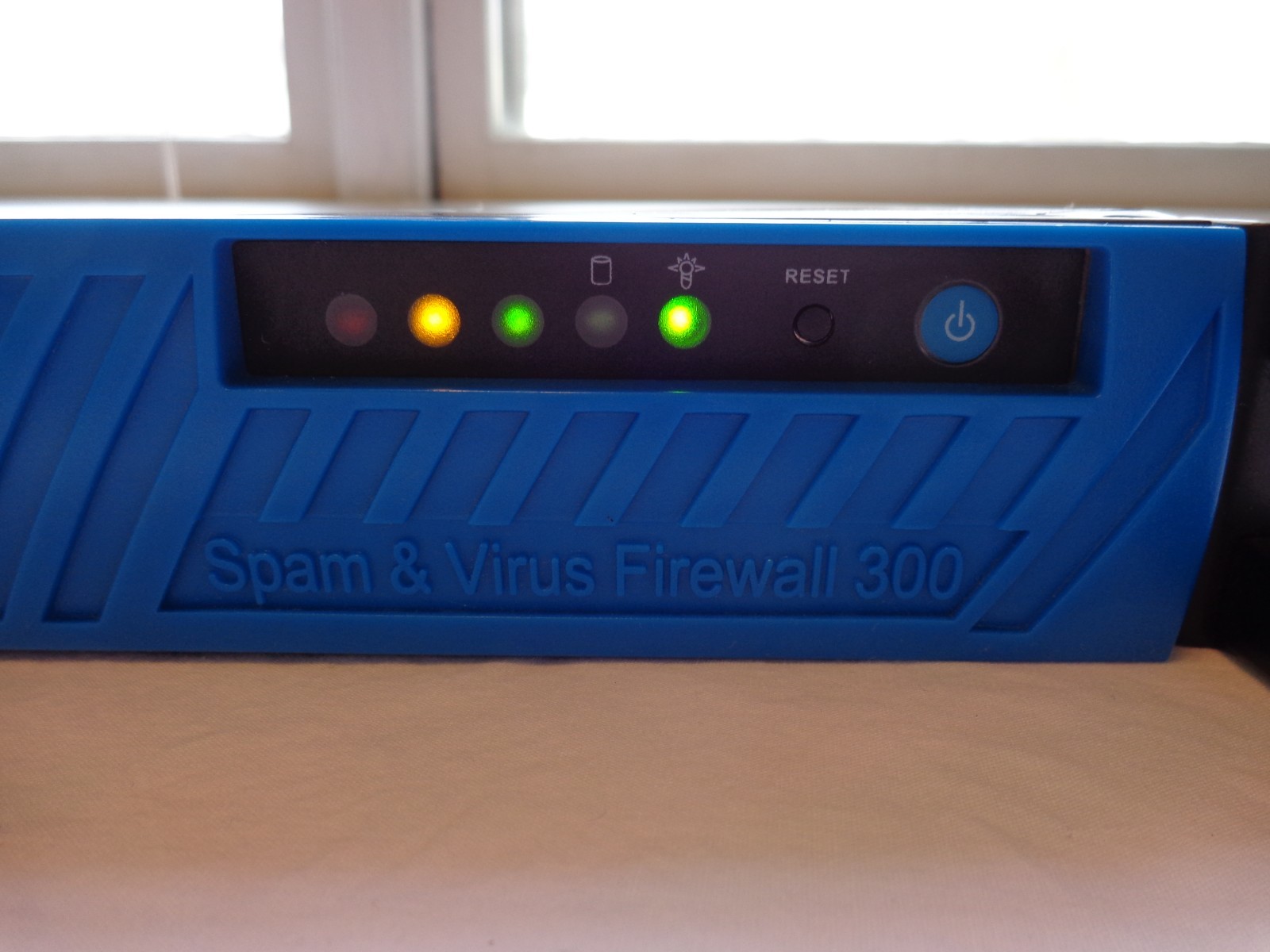 BARRACUDA NETWORKS SPAM & VIRUS FIREWALL 300 BSF300A BNHW001 | eBay