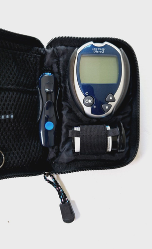 One Touch Ultra 2 Blood Glucose Meter With Lancing Device & CASE ...