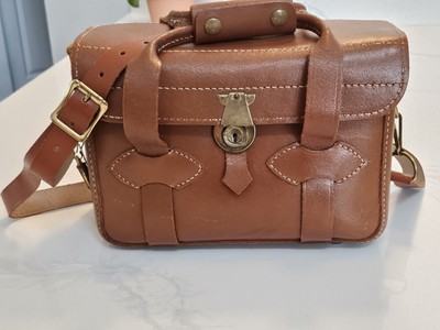 Apex Vintage Leather Camera Bag / Messenger Style With Lock And Key | eBay