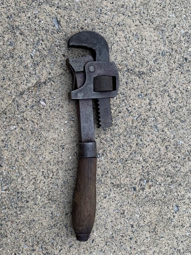 Vintage - STILSON’S Small Pipe Wrench, Walworth Mfg, 7”, Wooden Handle ...