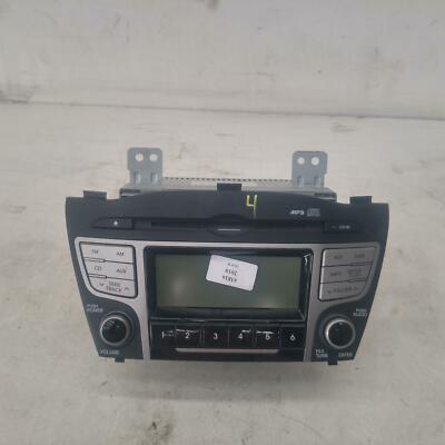 HYUNDAI IX35 STEREO/HEAD UNIT NON BLUETOOTH SMALL LIGHT UP, NON COLOUR ...