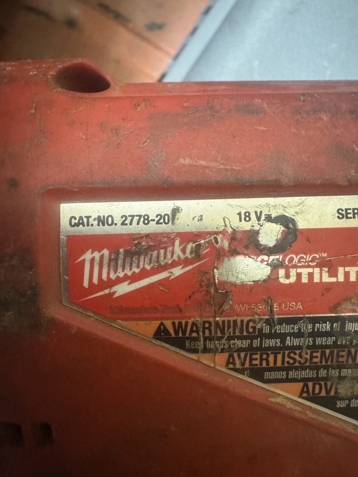 Milwaukee 2778-20 M18 Force Logic 12T Utility Crimper With Battery ...