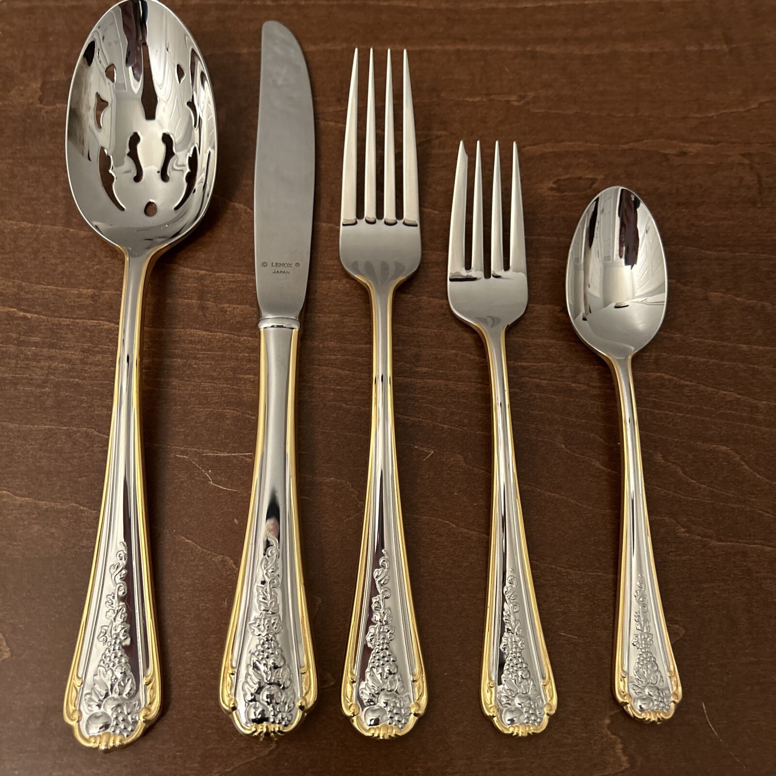 Extremely Rare Discontinued Lenox FRUITS OF LIFE GOLD 55 pc Flatware ...