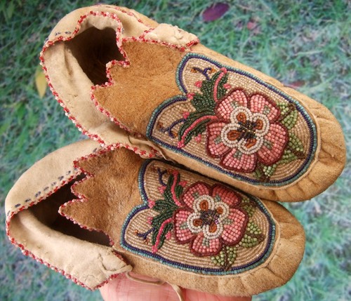 Super Fine 8 3/8 inch Trade Period Plains Beaded Moccasins with COA ...