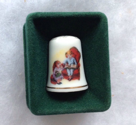 Avon Christmas Memories Porcelain Thimbles Set of 3 1981 1983 1984 22K ...