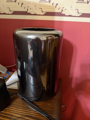 2013 Mac Pro, 3.5 ghz 6 core Xeon, 64 gb ram, 500 gb hdd, dual AMD ...
