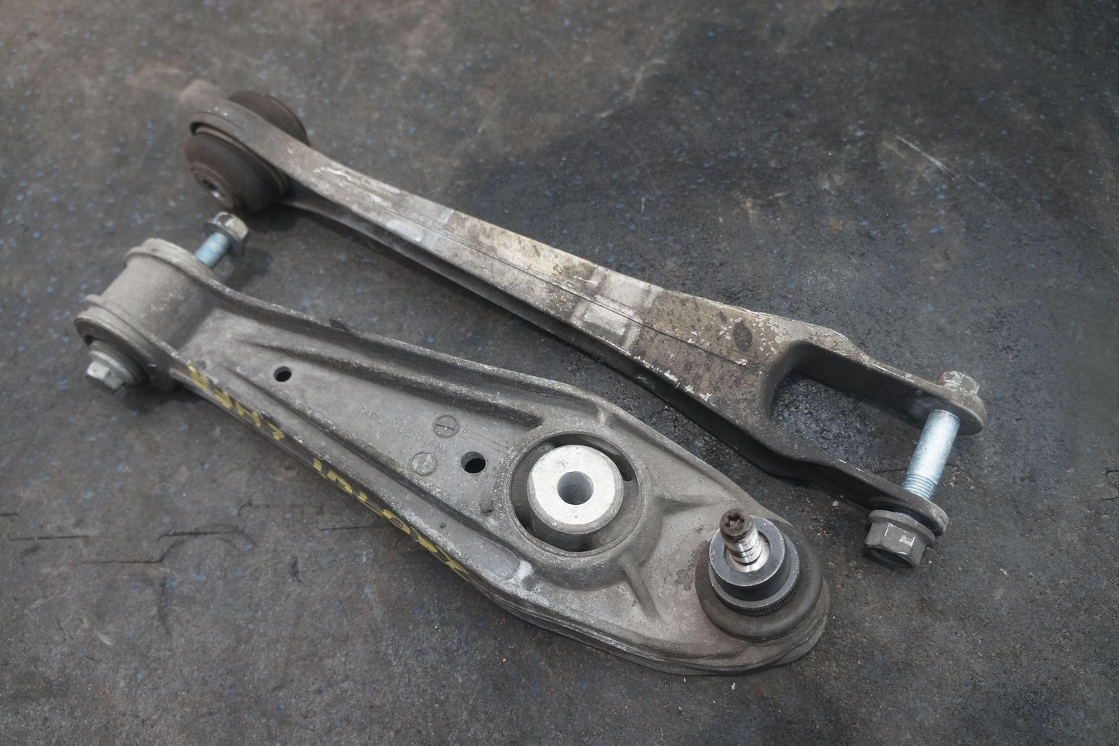 Set 2 Front Left Lower Control Arm 99634104306 99634194101 Porsche 911 ...