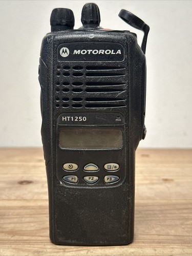 Motorola HT1250 UHF 450-527 R2 Portable Radio AAH25SDF9AA5AN No Battery ...