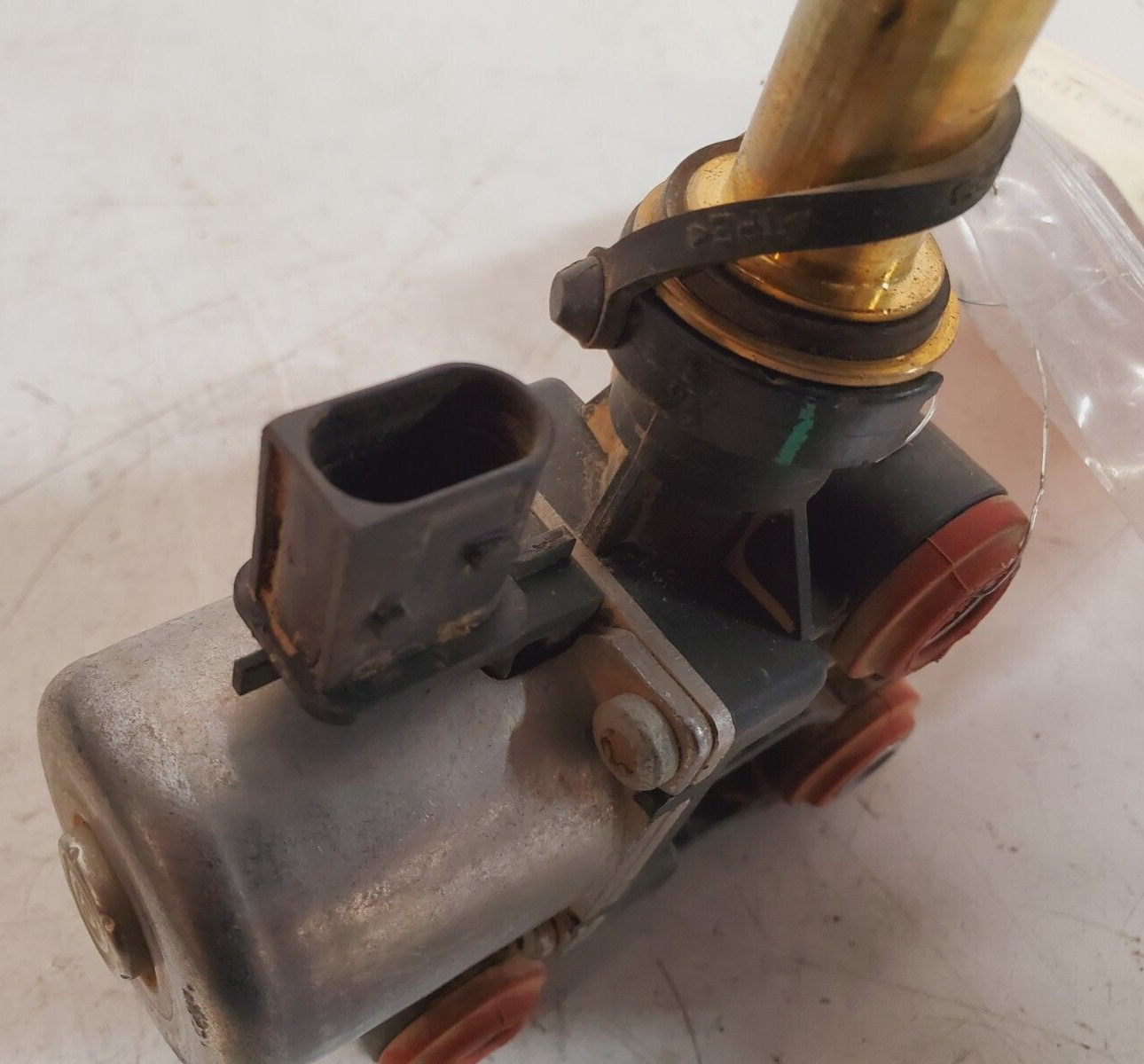 Kubota Coolant Valve for DEF Header 1J508-19600 | 82371169 | 12V ...