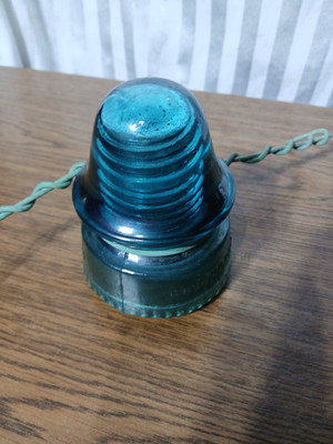 Aqua Blue Green Hemingray 19 Glass Insulator & Blue Green Copper Wire ...