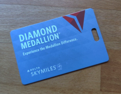 NEW DELTA AIRLINES SKYMILES DIAMOND MEDALLION METAL LUGGAGE BRAG TAG ...
