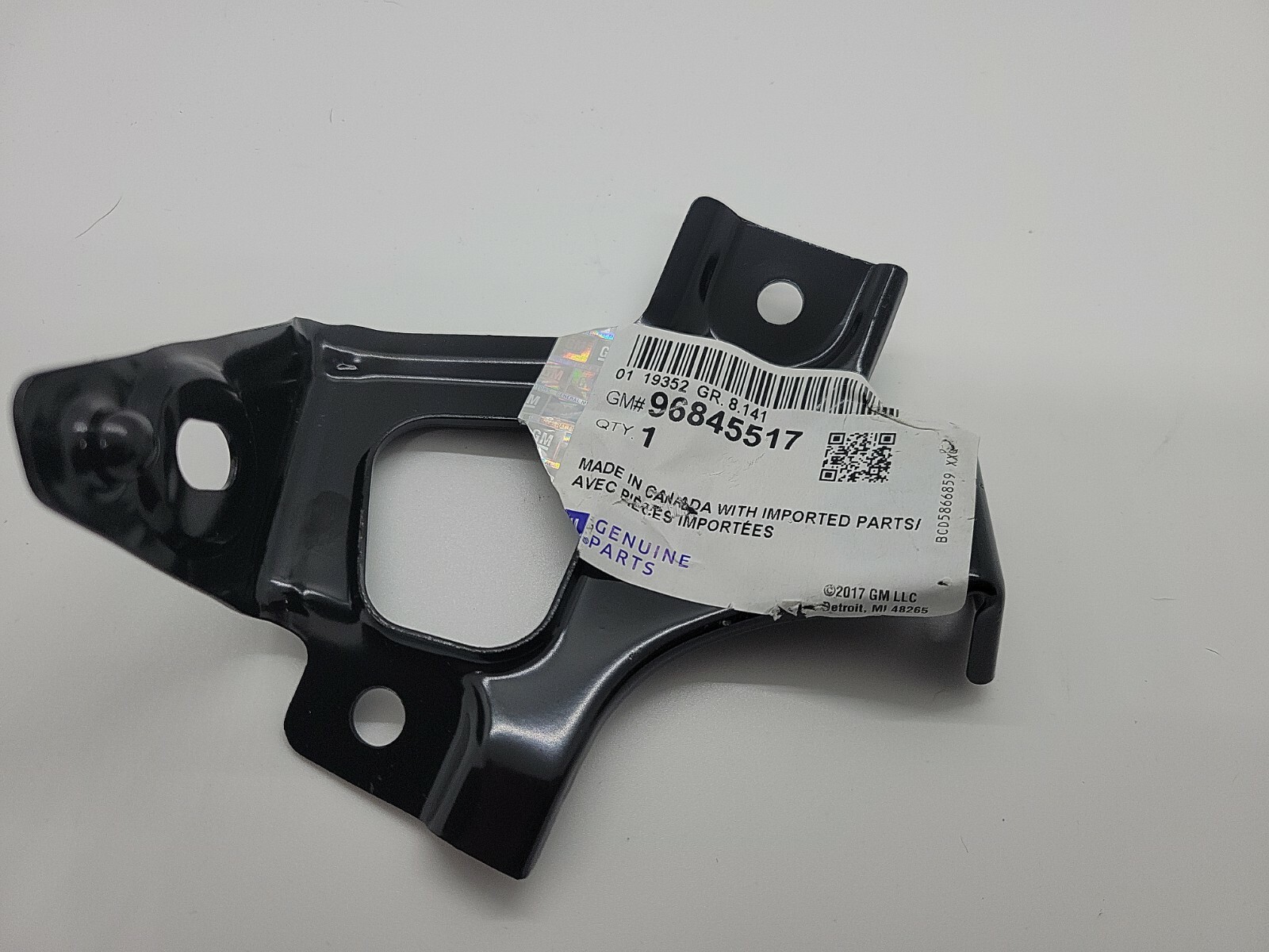GM OE 96845517 Front Lower Fender Bracket | eBay