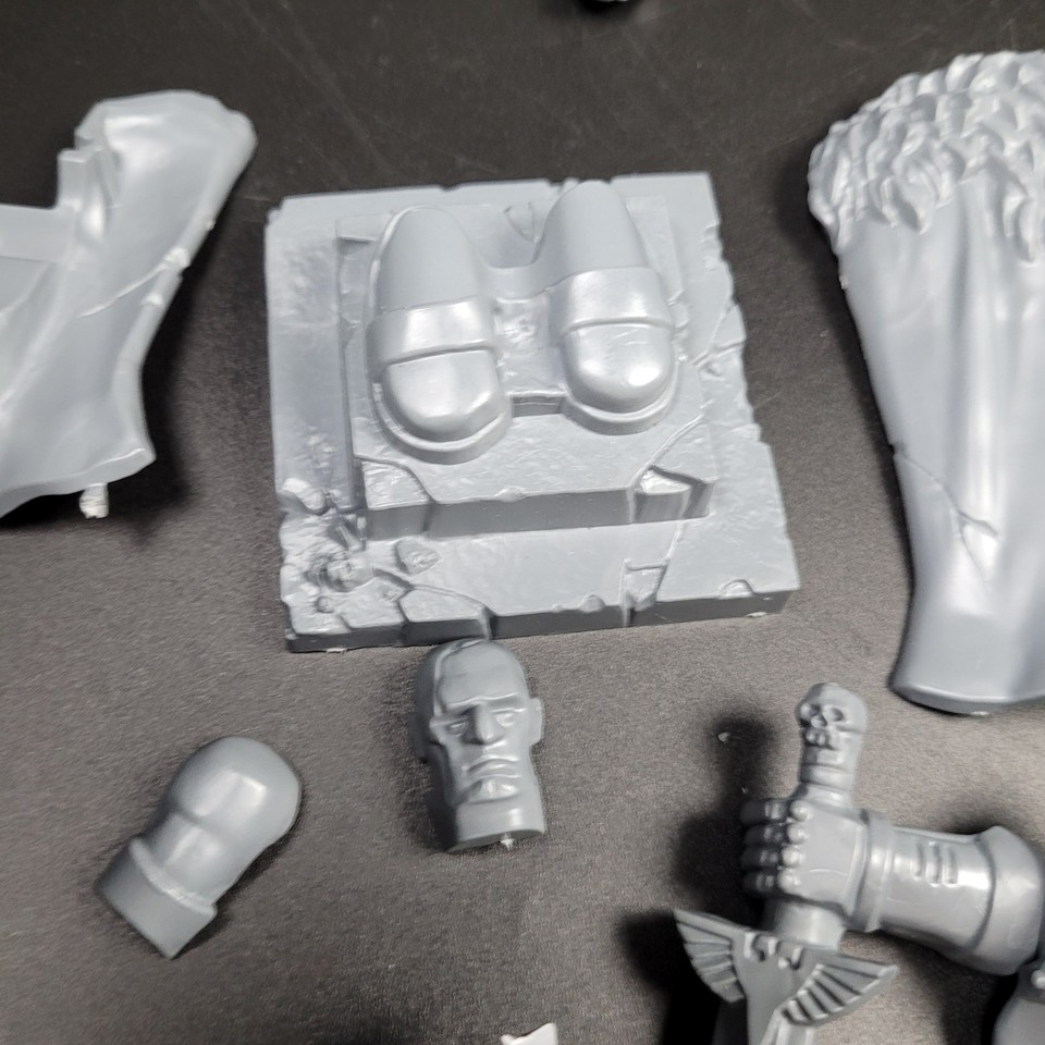 HONOURED IMPERIUM TERRAIN SPACE MARINE STATUE WARHAMMER 40K AQUILA ...