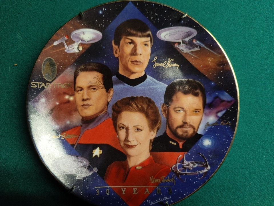 Star Trek Plates: Commander's Tribute & Second in Command Hamilton ...