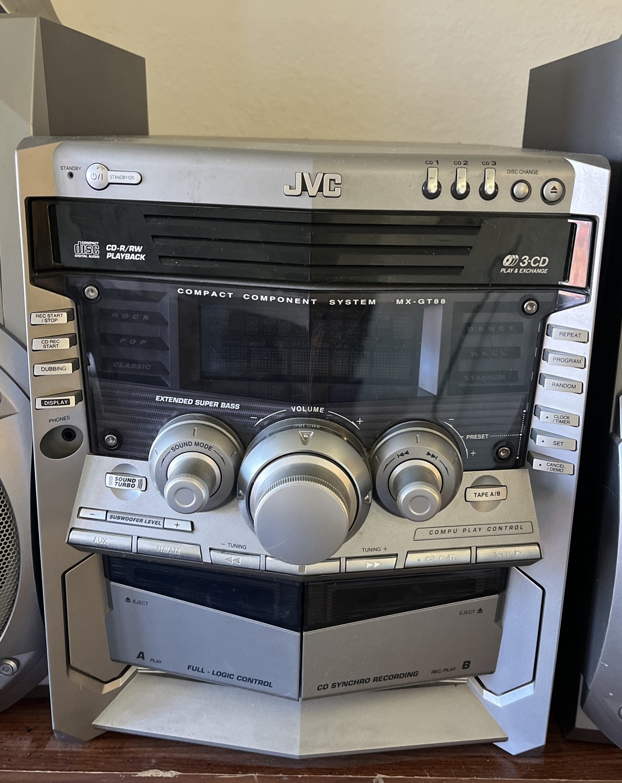 JVC SP-HXz1–3-disc CD, Cassette, Radio 300 Watts. playback Home Stereo ...