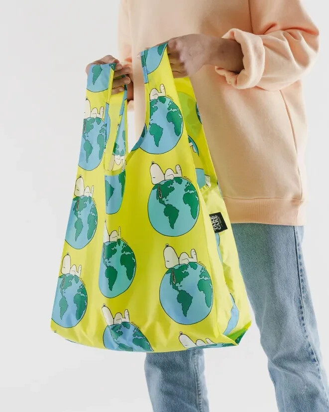 NWT Baggu X Peanuts Standard Reusable Bag Earth Snoopy SoldOut TakeCare ...