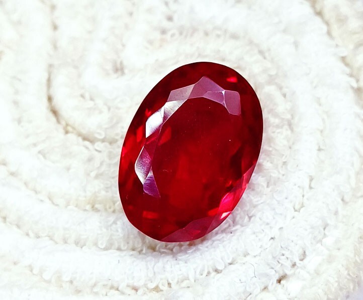 28.50 CT Natürlich Rot Rubin Ovale Form Zertifiziert Lose Edelstein Mit ...
