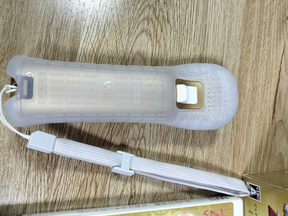 Wii Gold Remote ZELDA Skyward Sword 25th Special Edition Disc ...