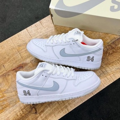 Mens Shoes 💝HQ8487-100 White Metallic Silver Nike Supreme x Dunk Low SB ...