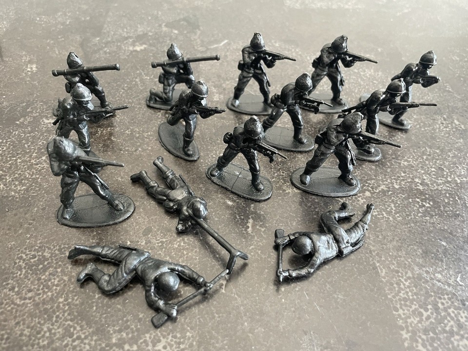 Large Lot of 82 Green Black & Grey Army Men Mixed Toy Soldiers Vintage ...