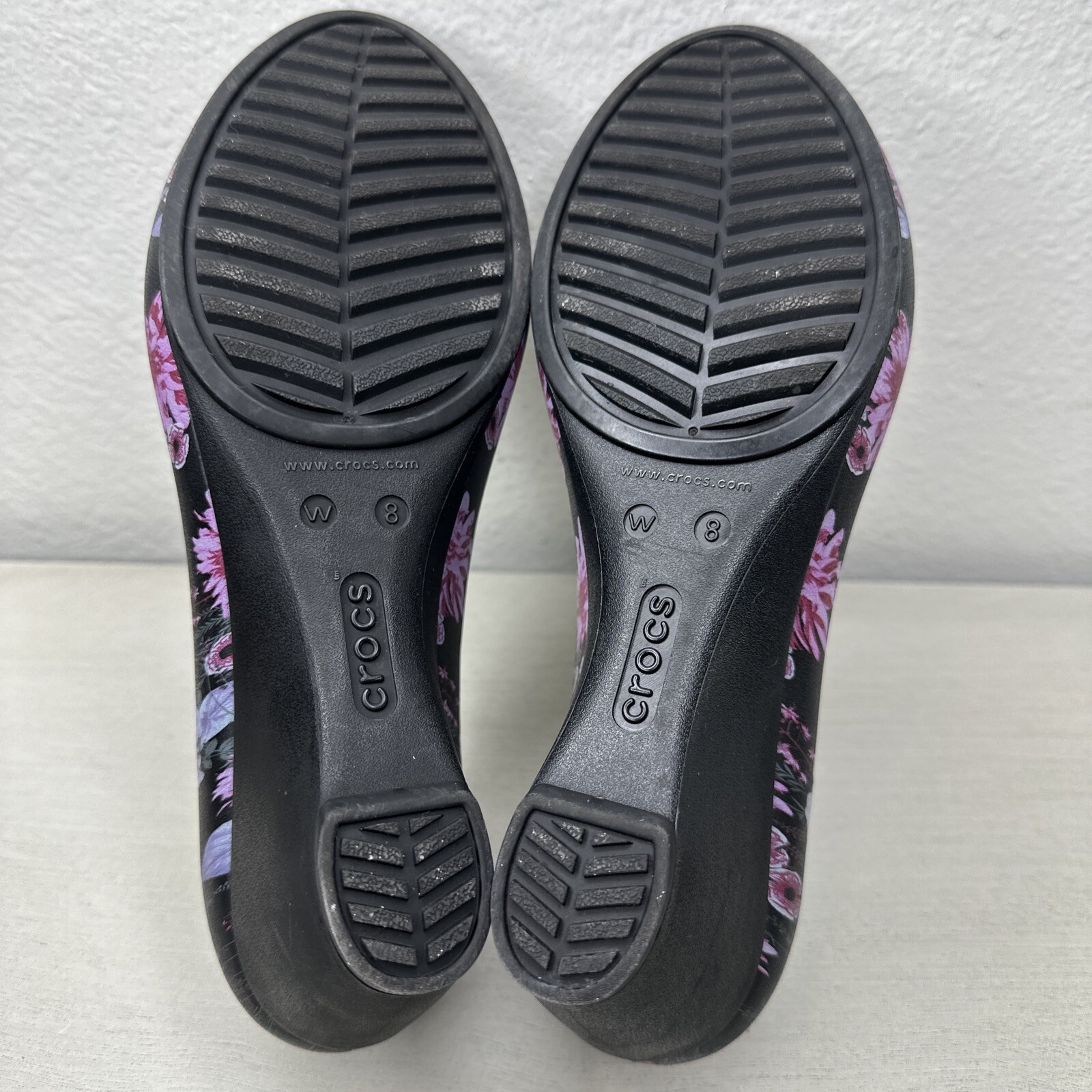 Crocs Lina Floral Wedge Heels Womens Black with Pink Fuchsia Flowers ...