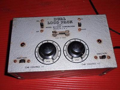 VINTAGE TOY MODEL RAILROAD TRAIN EQUIPMENT DUAL LOCO PACK MODEL 1 ...