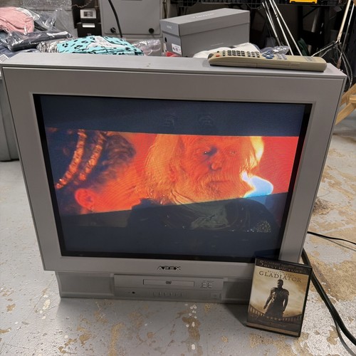 APEX 27” CRT TV / DVD Combo Flat Screen GT2715DV June 2002 Remote Retro ...
