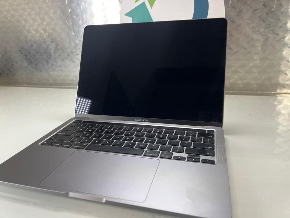 Apple MacBook A2338 17,1 M1 3.20 GHZ 8GB Ram 2560 x 1600 | eBay