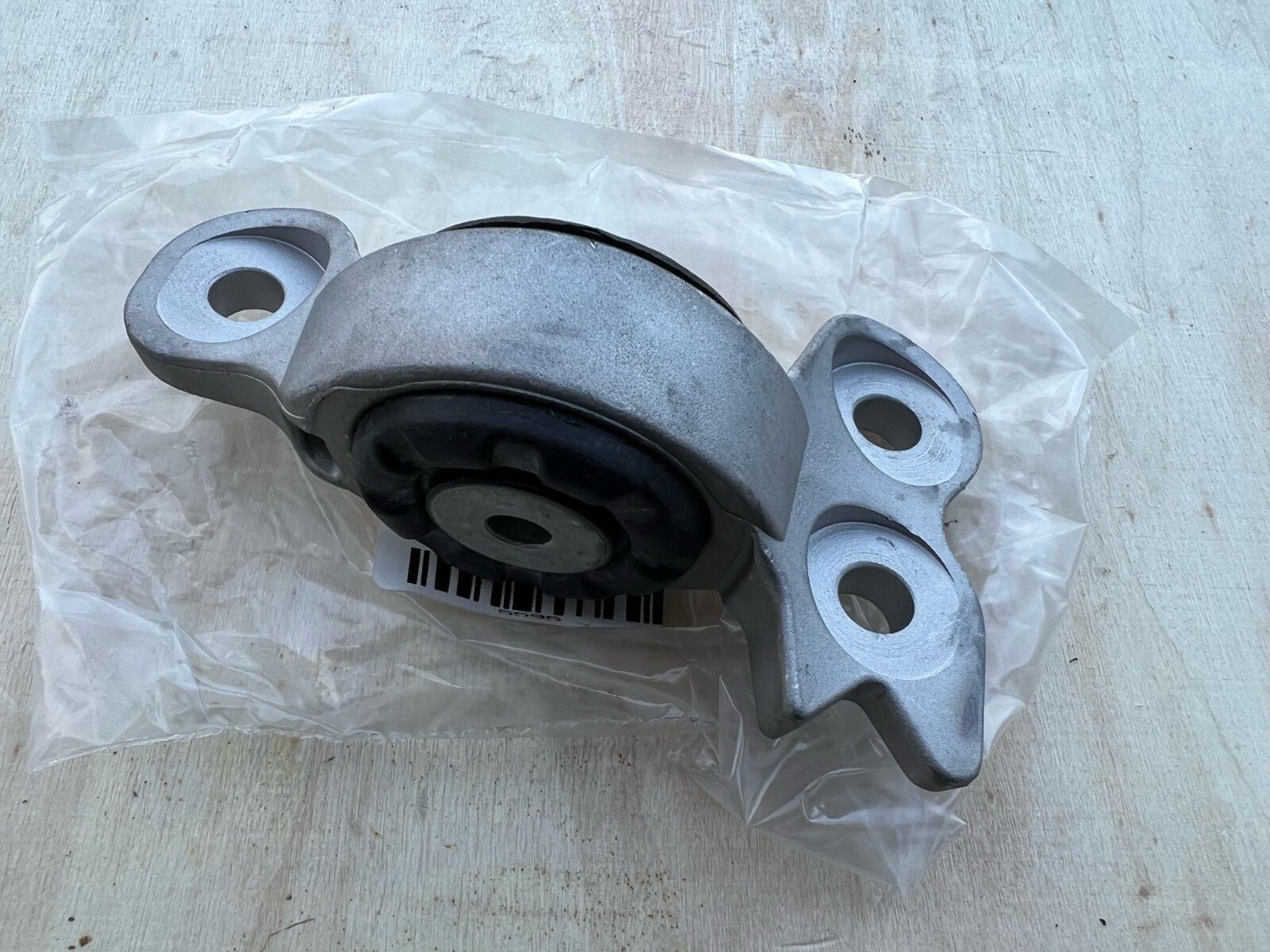23393573 Rear Left/Right Suspension Strut Mount 1Pc for Chevrolet ...