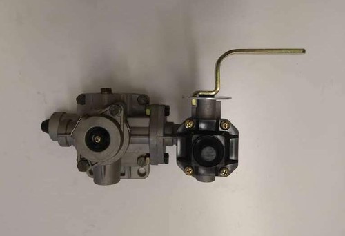 Bremsventil Anhänger 4 stufig Zweikreis Bremsanlage zum Vergleich ...