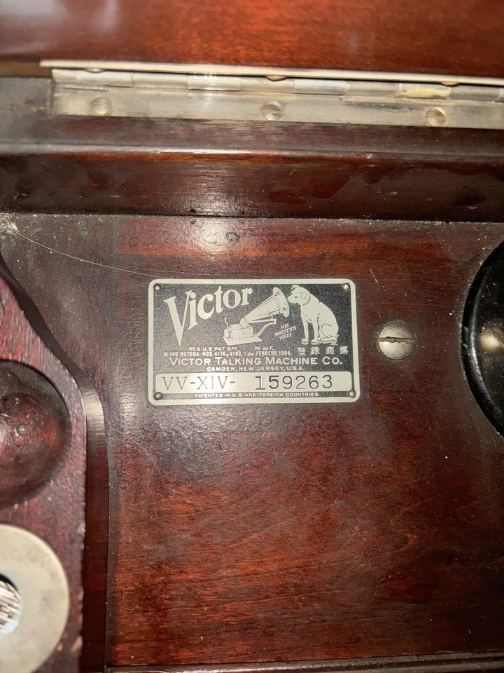 Victrola 1917 Talking Machine VV-XIV