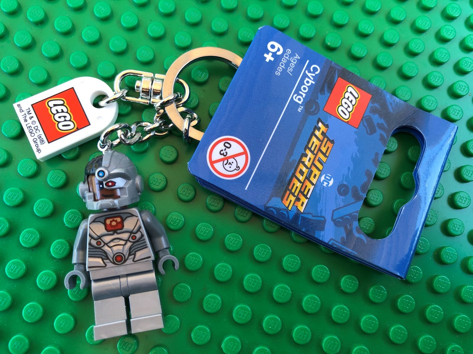 Lego Police Man MOUNTAIN POLICEMAN KEY CHAIN Keychain Minifigure 853816 ...