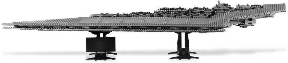 LEGO Star Wars 10221 UCS Super Star Destroyer Ultimate Collector Series ...