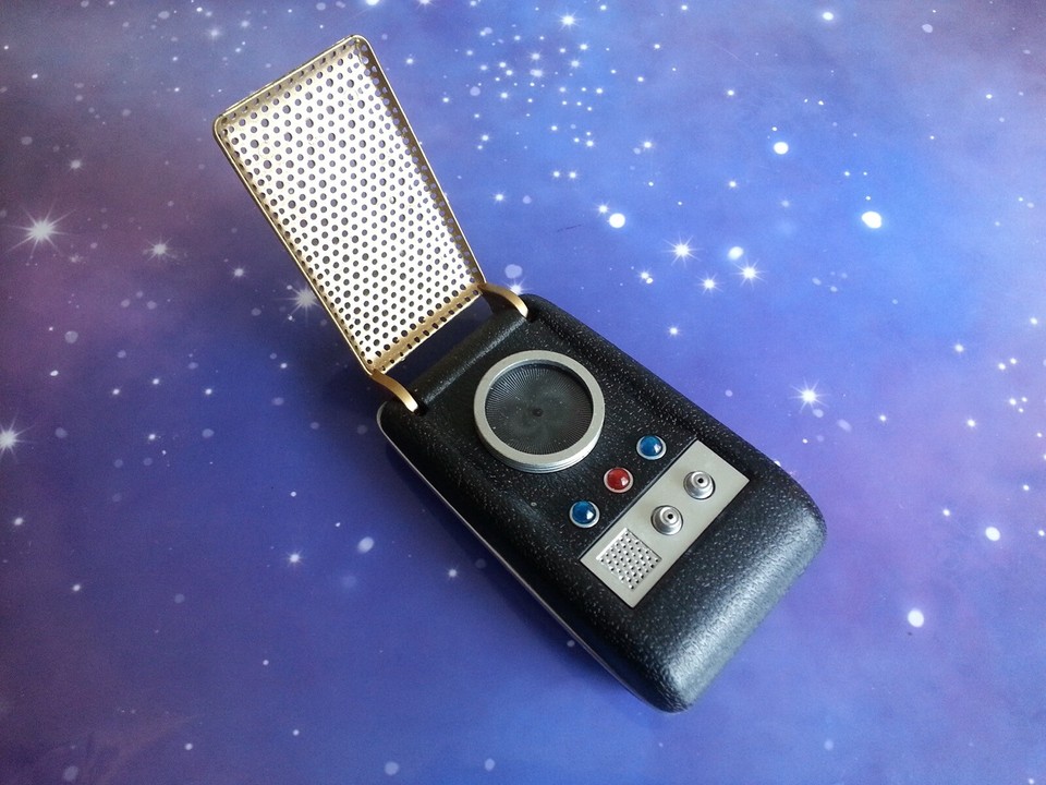 Star Trek Communicator Electronic Light & Sound Prop Toy Classic ...