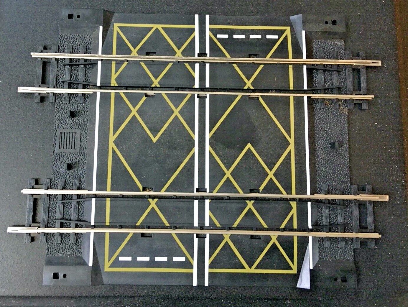 Hornby R636 & R645 Double & Single Track Level Crossing + Gates or ...