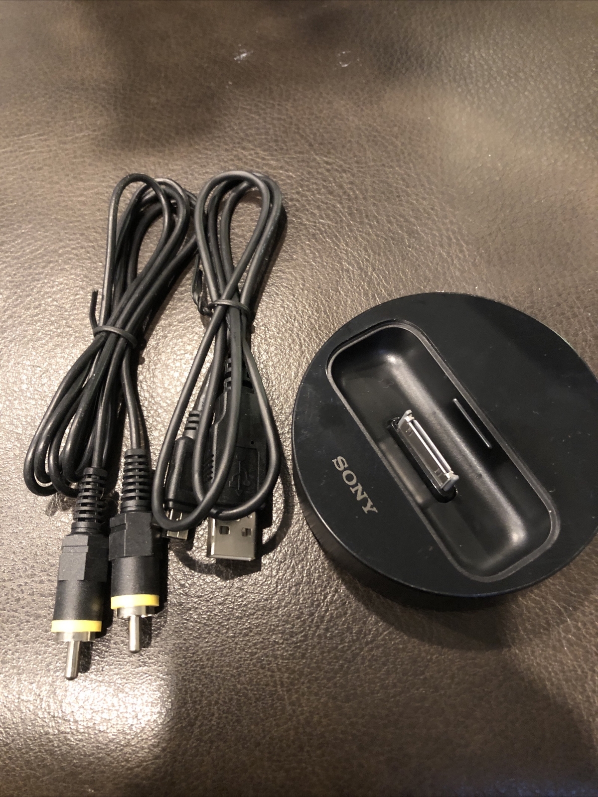 Sony TDM-iP30 Dock for iPod and iPhone USB Aux Audio Connection Black ...