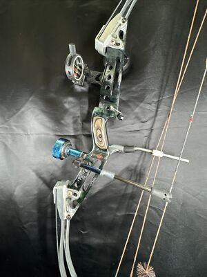 Hoyt Archery Striker ll Carbonate XL Compound Bow With TruGlo Site ...