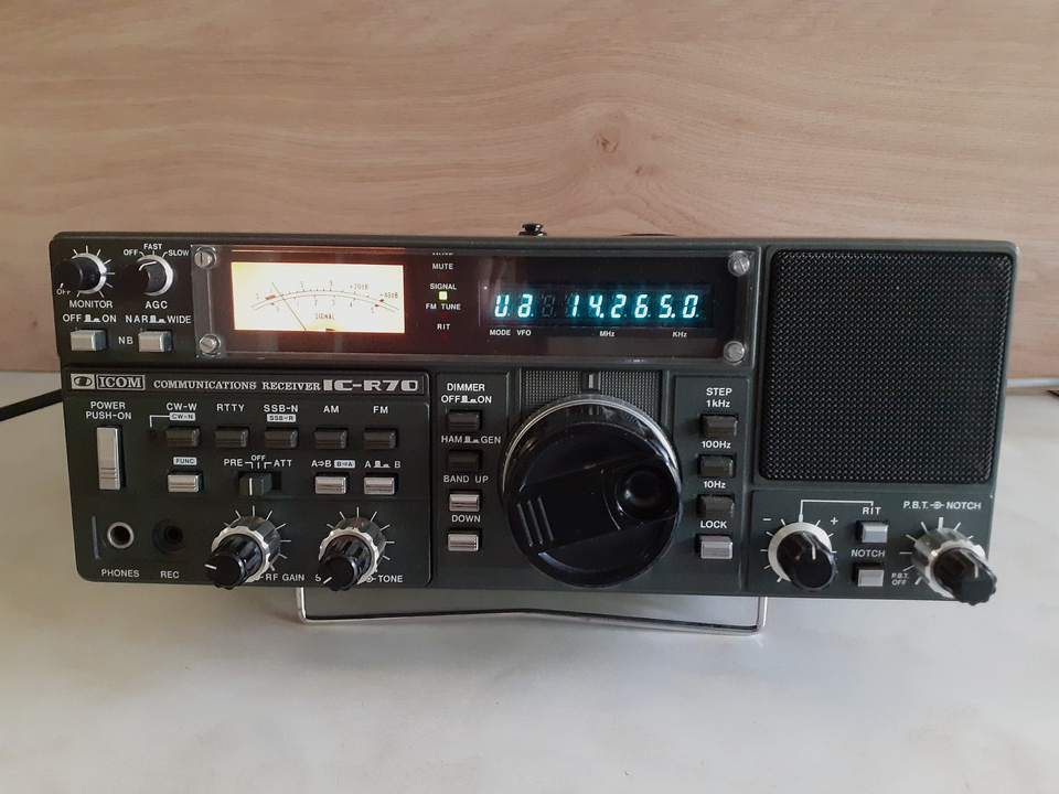 ICOM IC-R70 + EX-257 FM UNIT, AMATEUR RADIO RECEIVER . MODES AM FM SSB ...