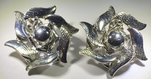Vintage Silver Tone Metal Flower Clip on Earrings | eBay