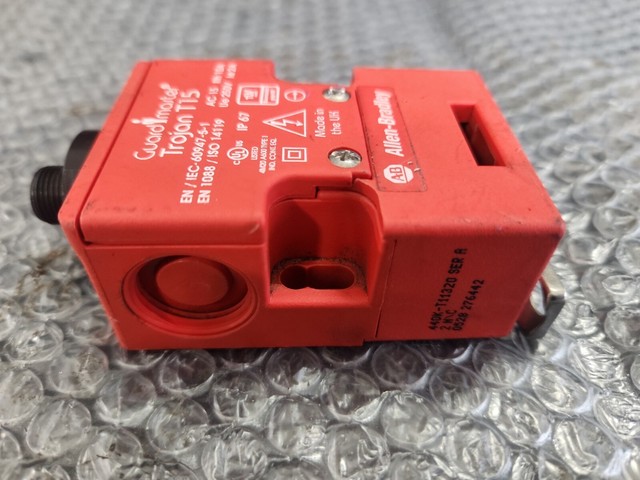 Allen-Bradley Guardmaster Tongue Interlock Switch 440k-t11320 Trojan ...