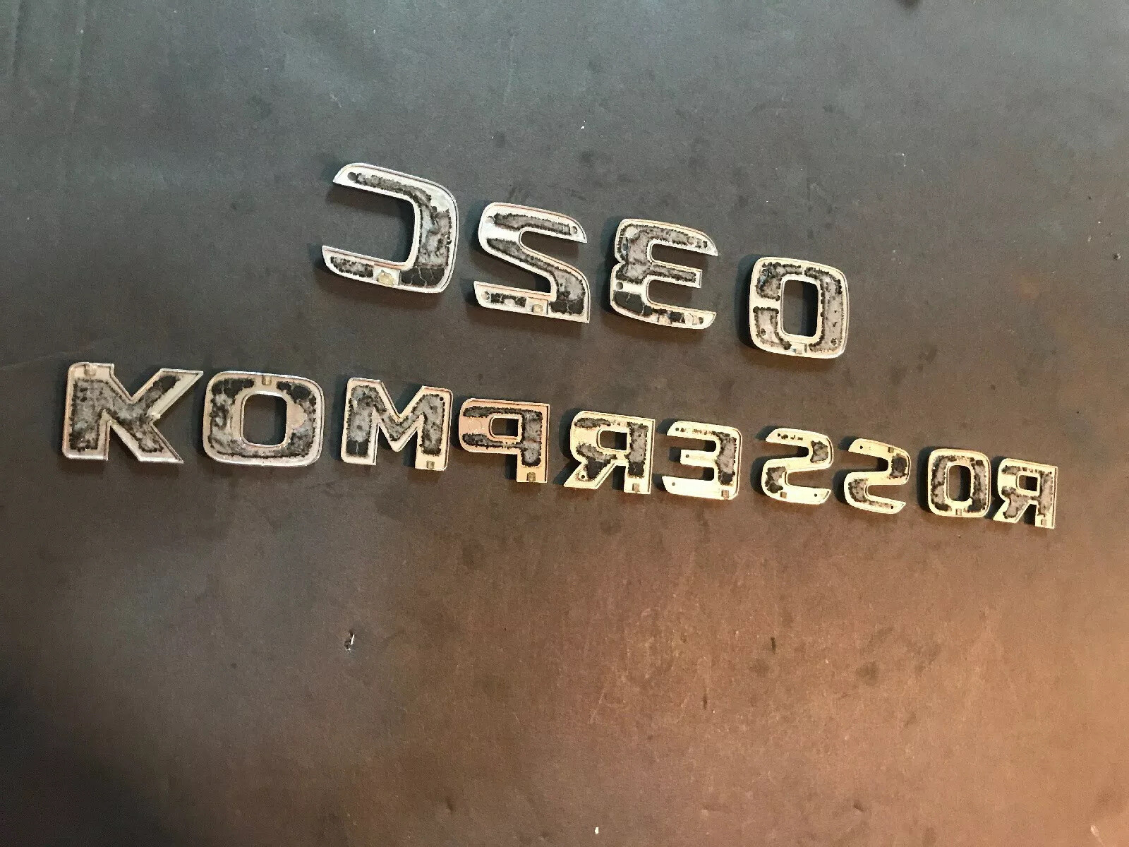 01-07 M-BENZ C230 C320 KOMPRESSOR EMBLEM REAR TRUNK LOGO LETTERS ...