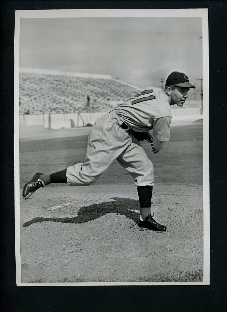 Elmer Riddle Sporting News & Cincinnati Reds Baseball Club C. 1940 s ...