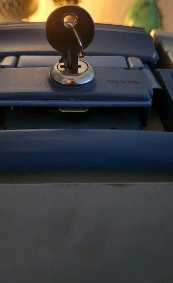 Brinks Home Security Locked Box Fire Safe Class 350 w/ 1 Key R15209 | eBay