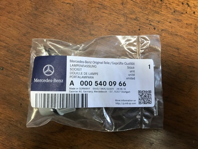 OEM Genuine MERCEDES BENZ Side Marker Light Bulb Holder 1pcs ...