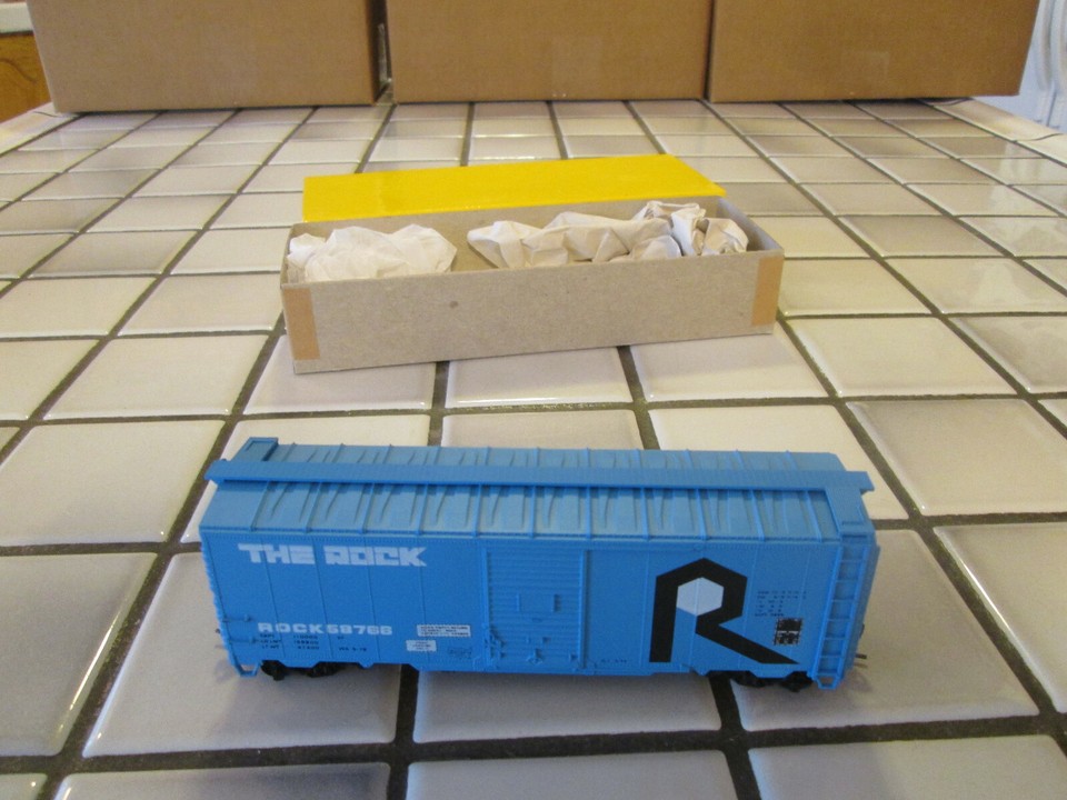 ACCURAIL ROCK ISLAND 40 FOOT BOX CAR HO SCALE //// | eBay