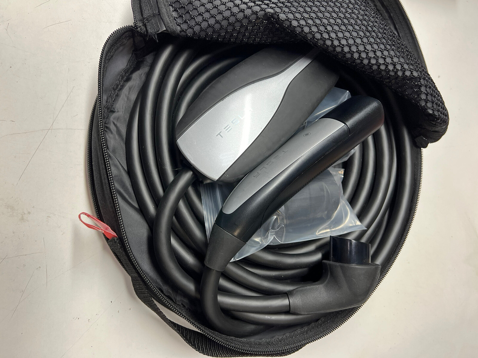 TESLA GEN-1, Universal Mobile Connector Charger 40A, with 110V/220V ...