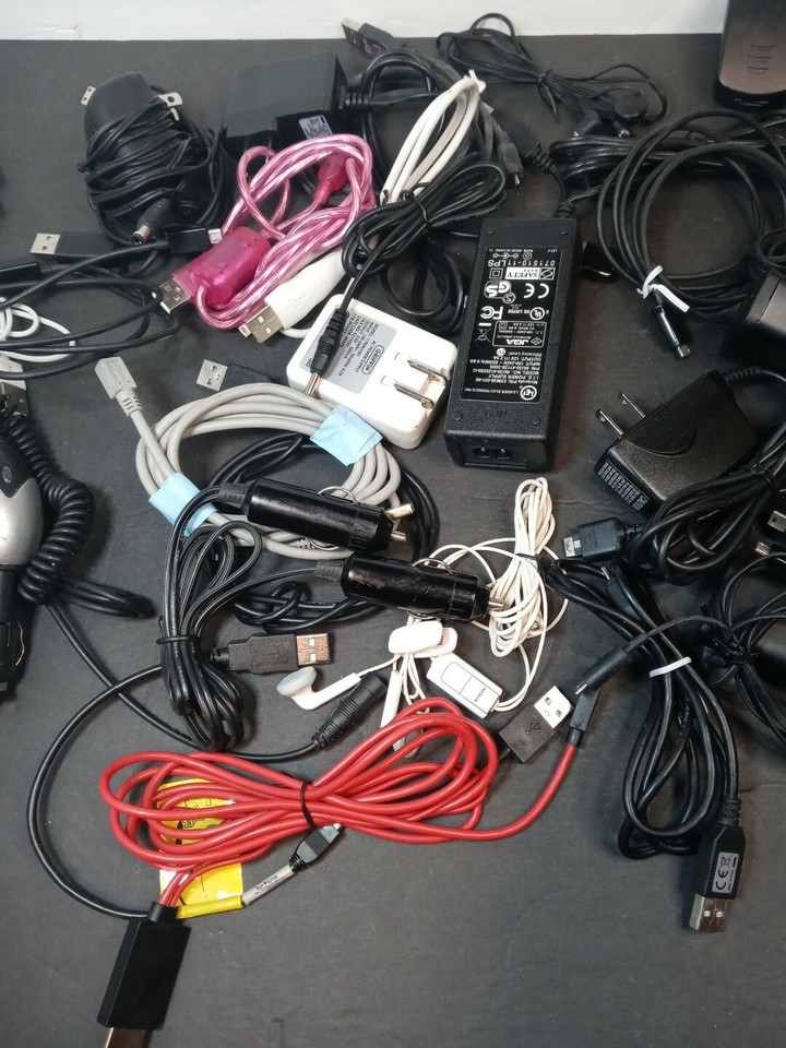 35+ Charger Cables Phone Computer Electronics Cords (some earbuds ...